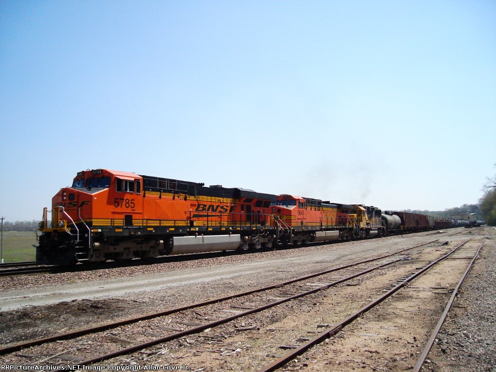 BNSF 5785